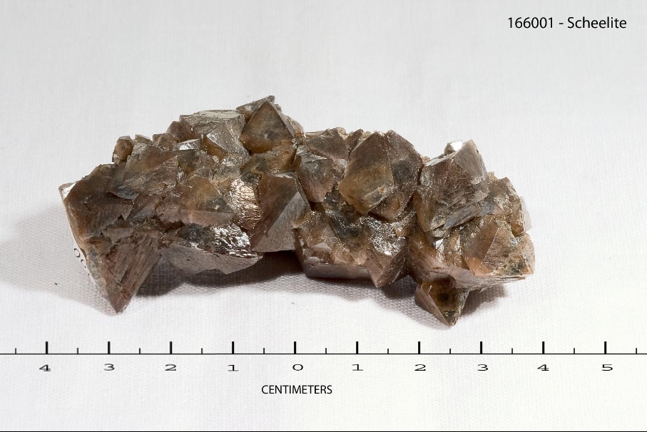 Scheelite (var. synthetic) PL measurement, Gorobets et al. 1976
